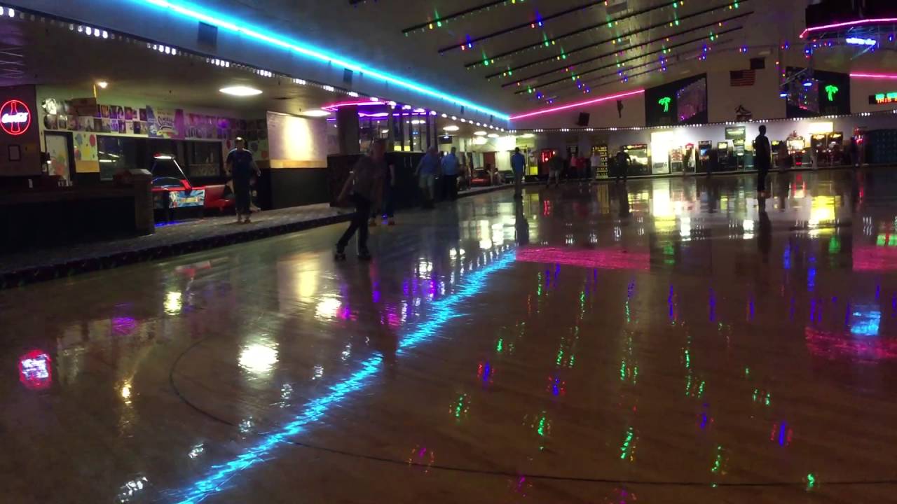 Shuffle Skate Semoran Skateway: Adult night 7/3/16 pt 2 - YouTube