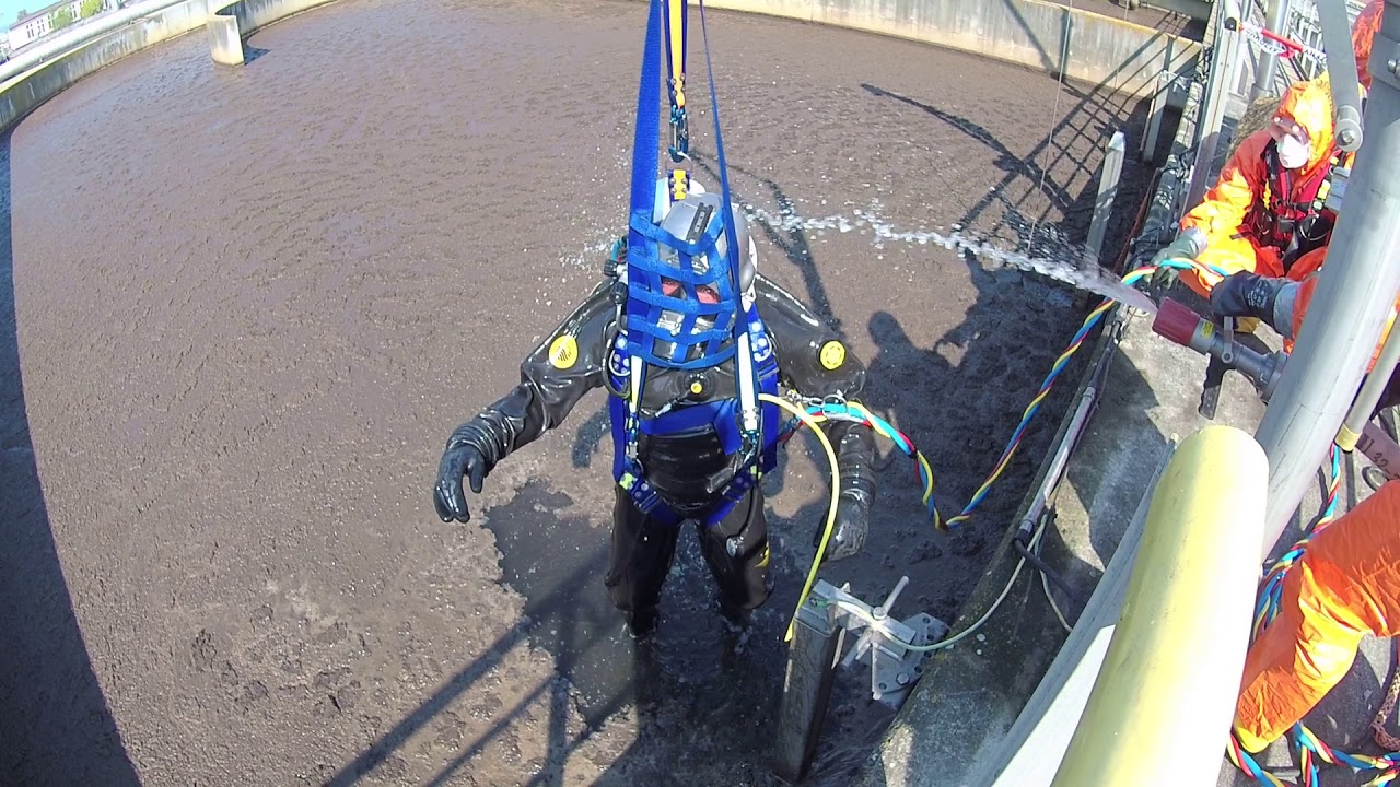 KRAKEN HRUBÝ OPLACH HAZMAT DIVING - YouTube