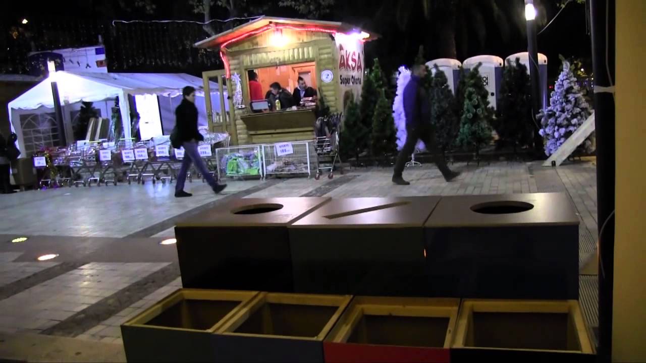 Une Ricikloj - Prezantim ne Qytezen e Krishtlindjeve - YouTube