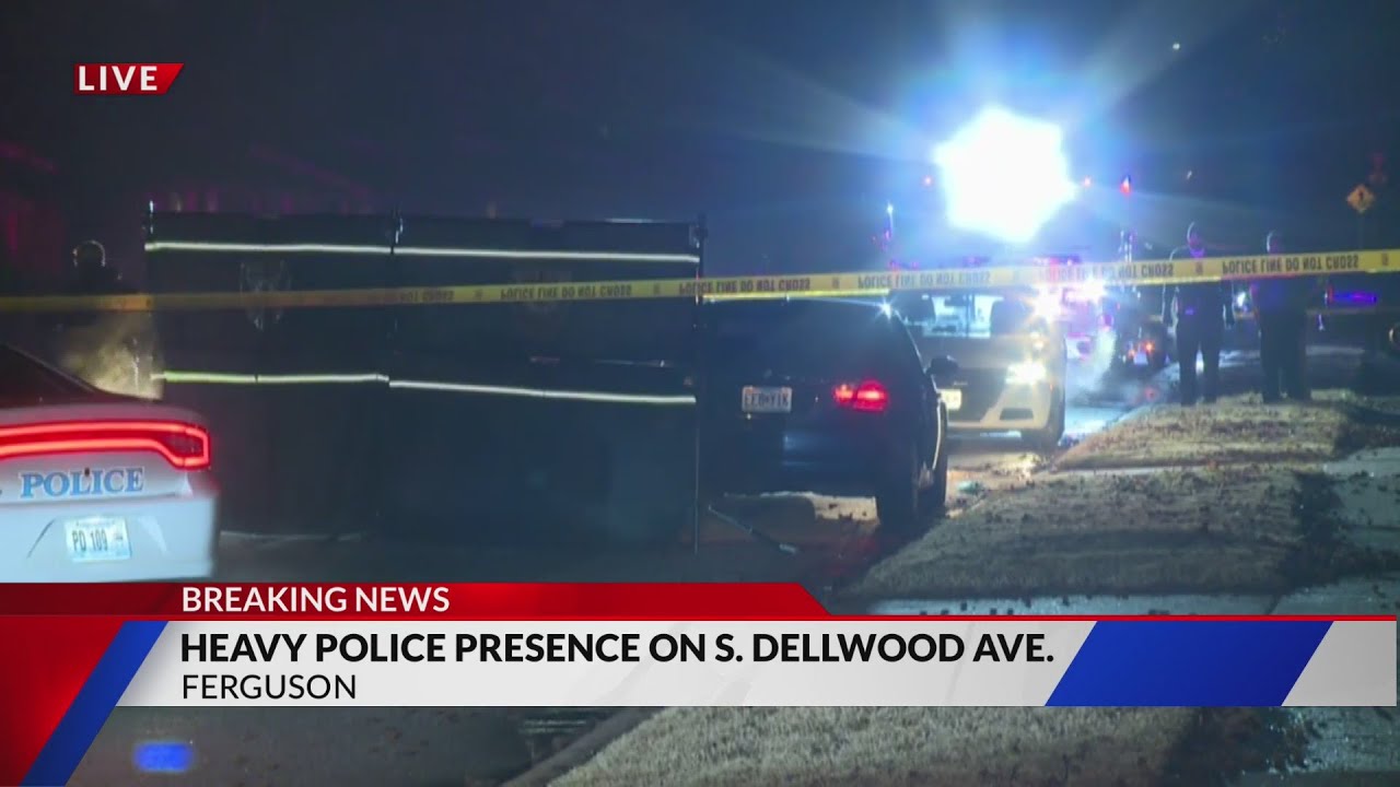 Heavy police presence at Ferguson scene Friday night - YouTube
