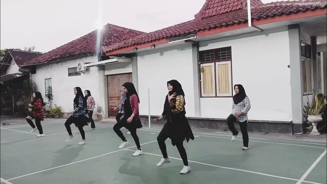 DOLA REMIX LINE DANCE // Choreo Astri Dwi ( INA) // Demo JUEGEN Dance 💃 💃 - YouTube