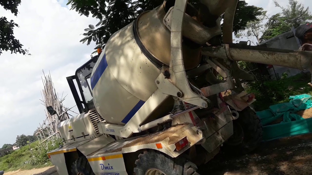 Speedcraft self loading concreat mix machine . - YouTube