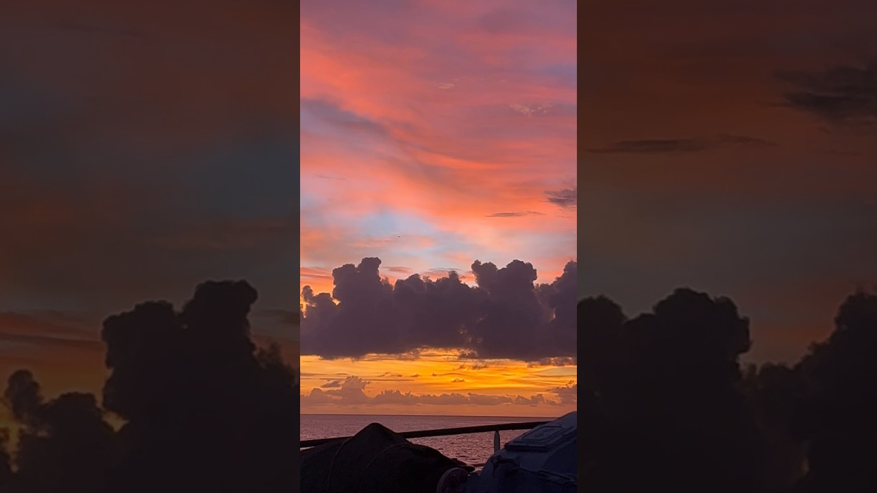 Sunset in the middle of the ocean 🌅🏖️ #sunset #ocean #bali # ...