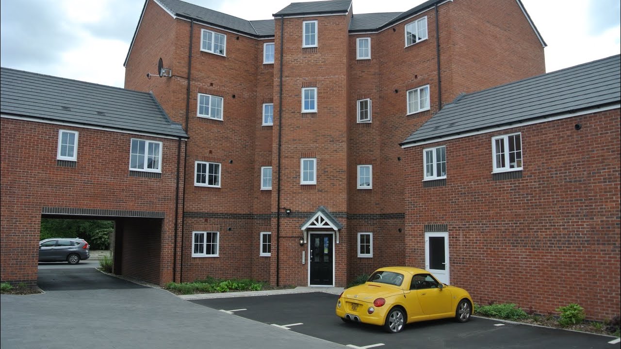 £750 PCM - Corporation Street West, Walsall, WS1 3QZ - YouTube
