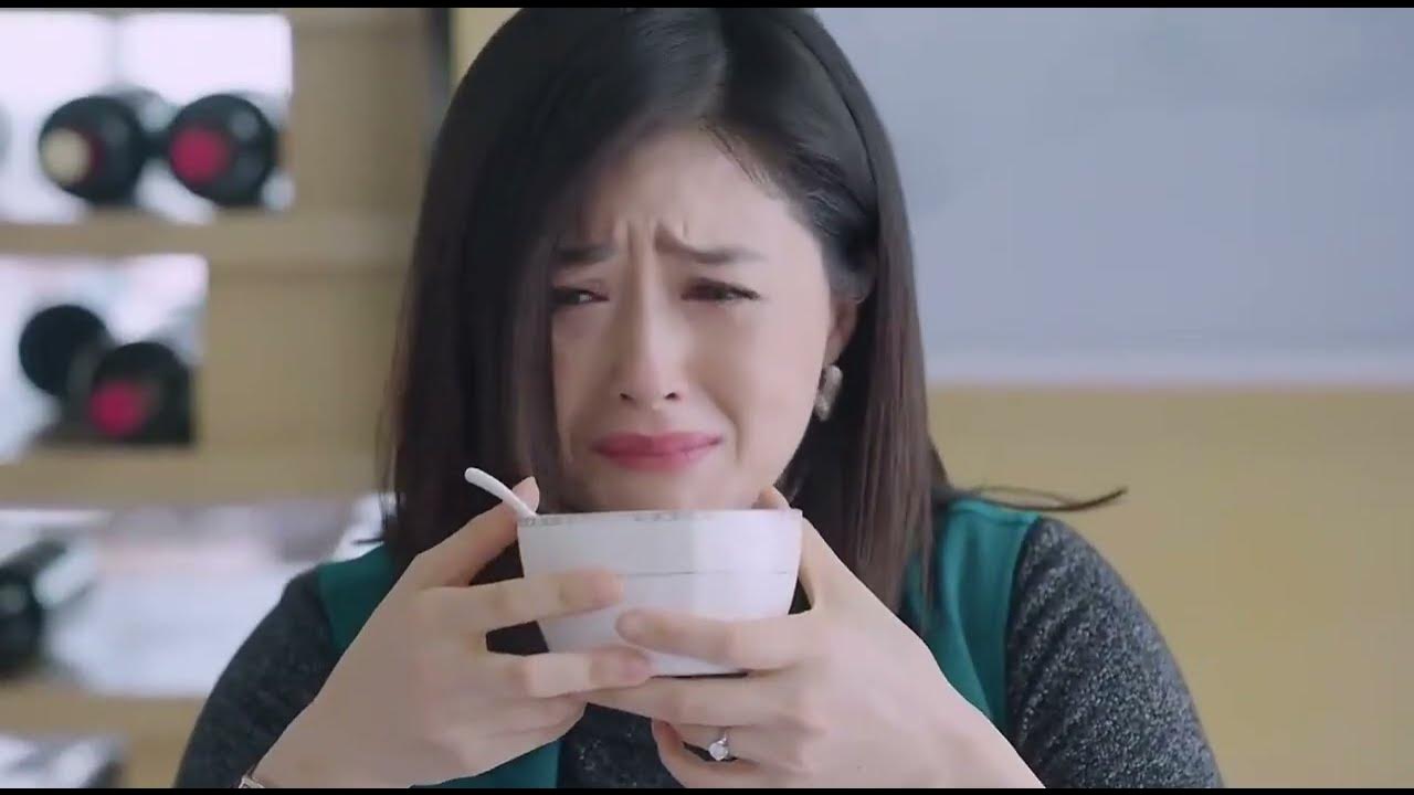 怀孕后妈想吃冰淇淋,继女偷偷摸摸喂,结果太搞笑! Youtube