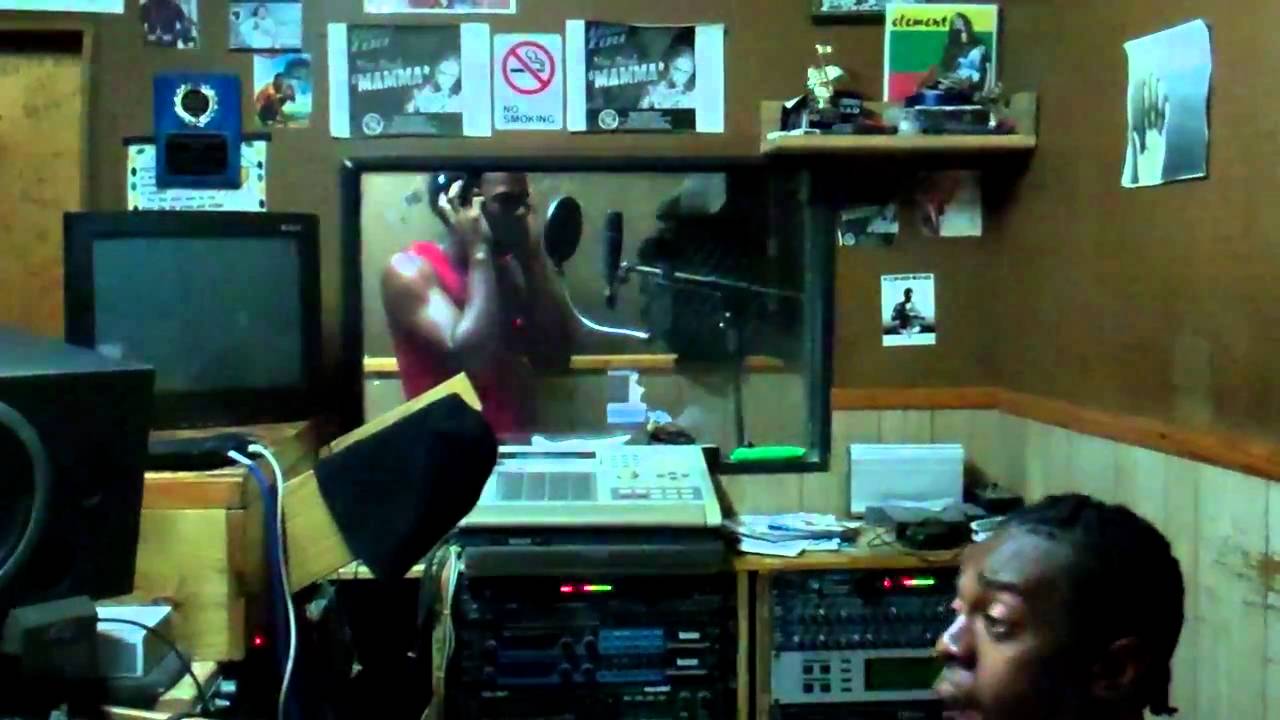 CJ Records new song at Queste Studio - YouTube