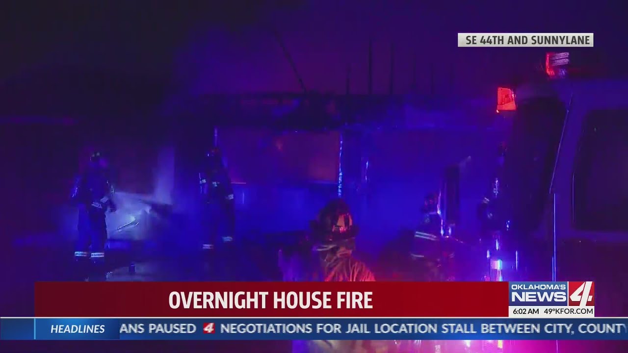 Firefighters knock down house fire in SE Oklahoma City - YouTube