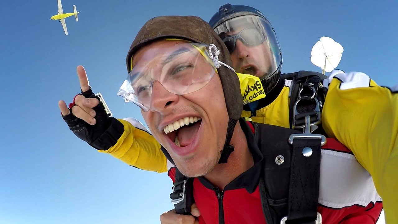 John Perks Taupo Skydive - YouTube