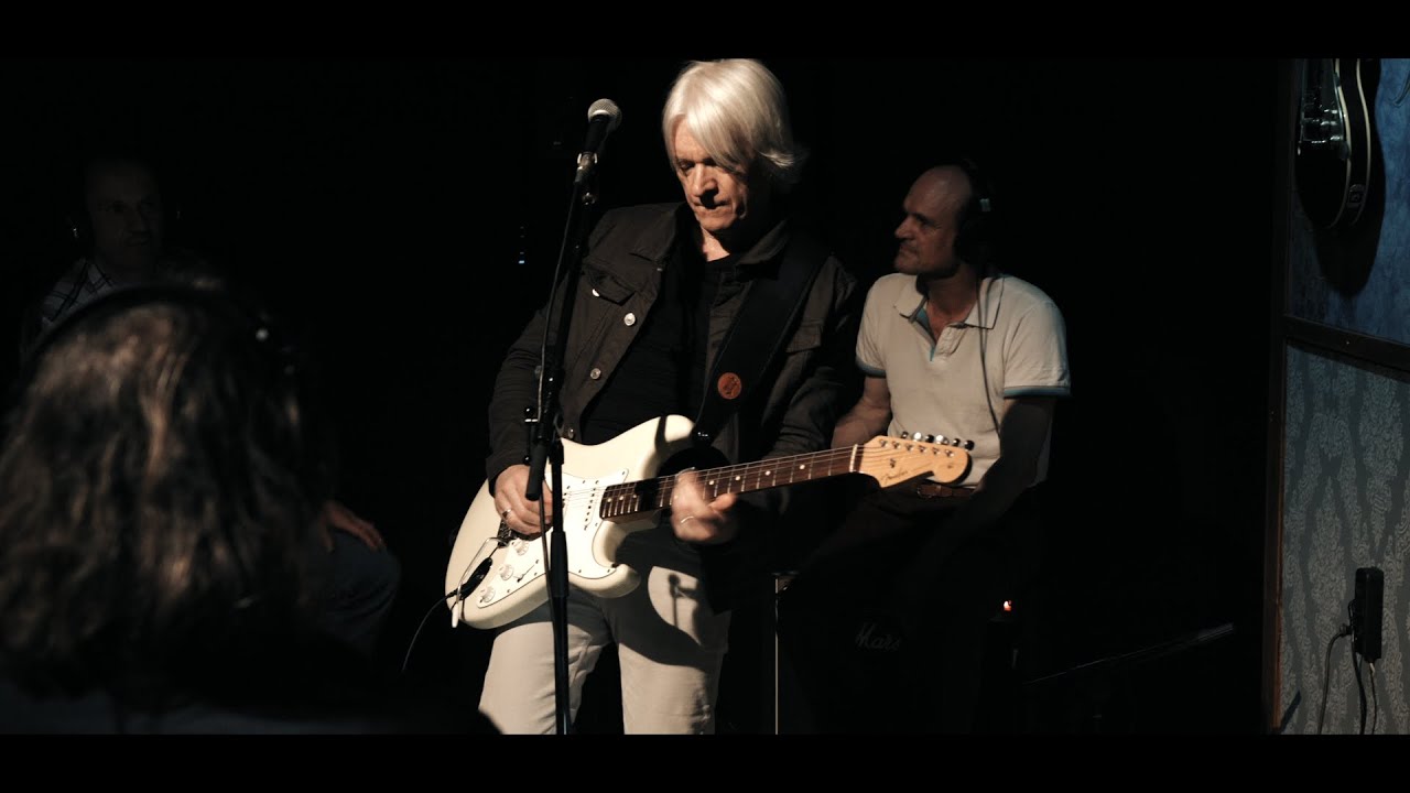 Neil Taylor "Guitar Or Me" - ViewMusic Session - YouTube