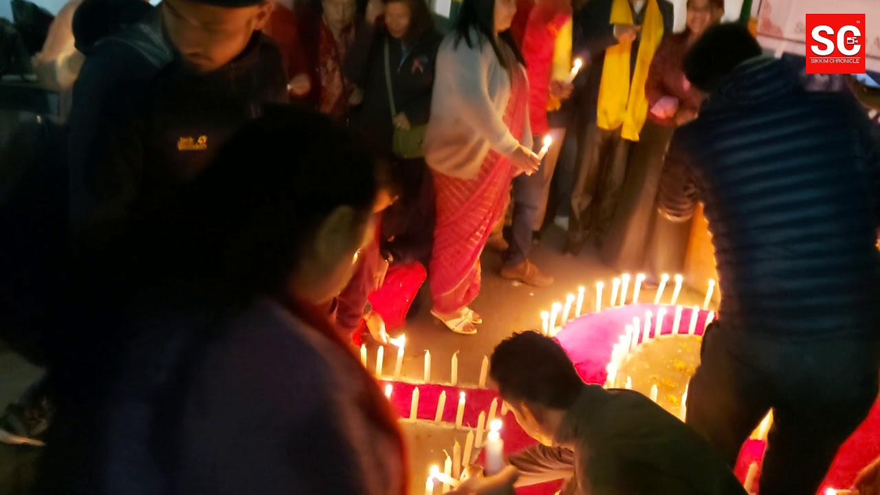 Sikkim Mahila Patrakar Sangh observes world AIDS Day at MG Marg. - YouTube