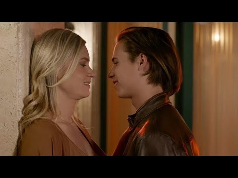 MWM4U | MOM HAVING AN AFFAIR WITH HER SON'S FRIEND | SECRET LOVE | 27 | Movie Explain | Movie Recaps