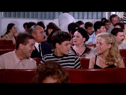 אלכס חולה אהבה - מוטק'ה מפריע בקולנוע