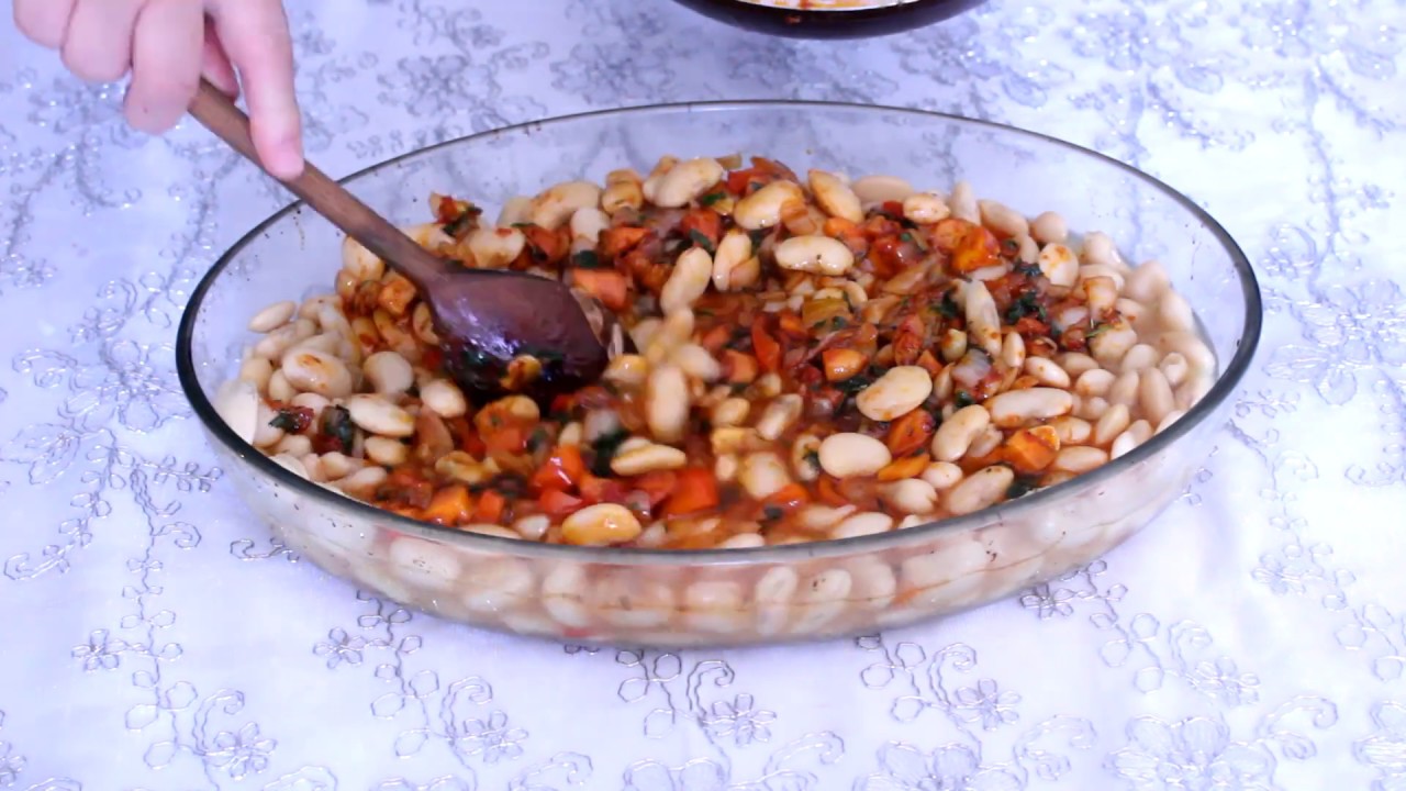 Fasule Pllaqi - Giant Beans baked - YouTube