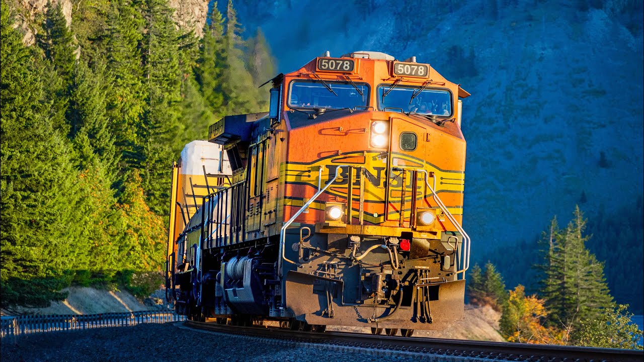 BNSF & Amtrak Trains in Scenic Washington State - YouTube