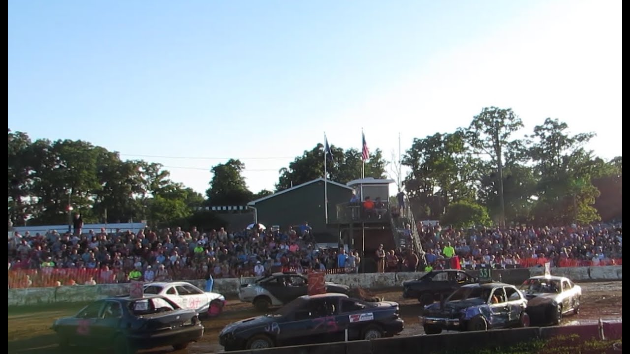 Clarke county Demolition Derby Va 2022 Heat 1: 4 cylinder - YouTube