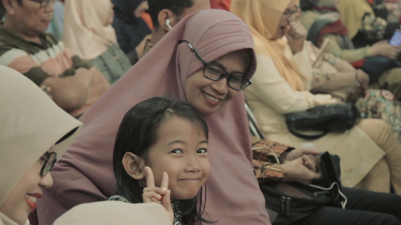 Wisuda SMK Negeri 47 - YouTube