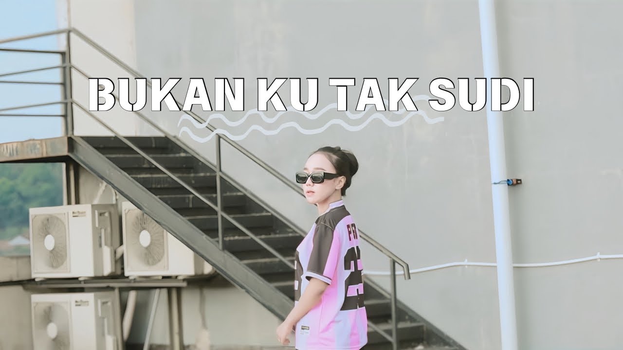 Bunga Ehan - Bukan Ku Tak Sudi (Dipopulerkan oleh Iklim) - YouTube