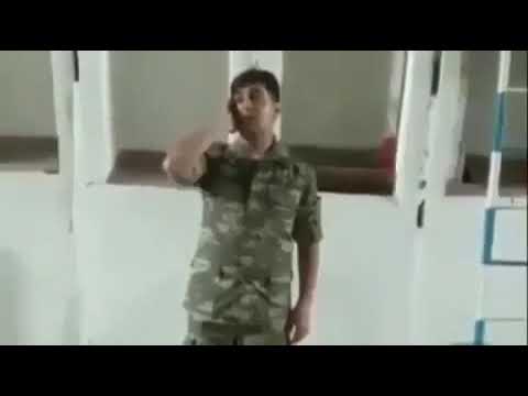 Azərbaycan əsgəri gözəl və həzin səsi ilə azan oxudu.