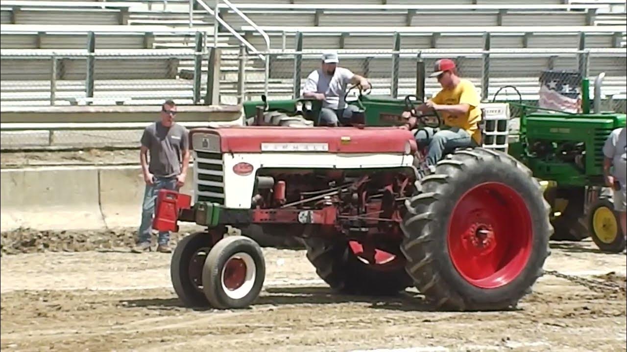 Farm tractor pull | FARMALL tractor pulling at fair #shorts - YouTube