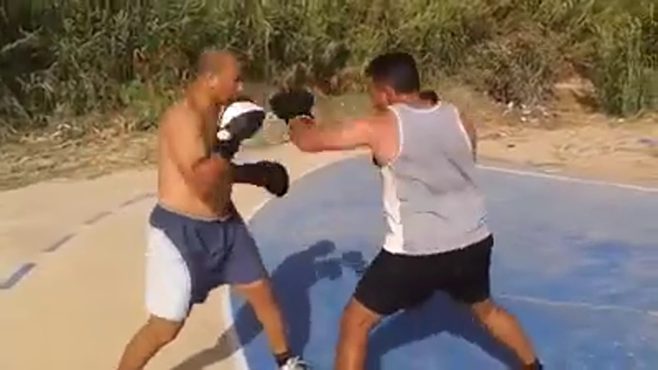 light boxing sparing for fun - YouTube