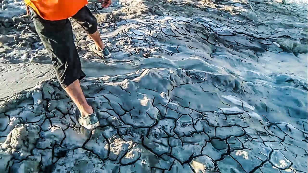 Live Eruption of Mud Volcano in Pakistan | Chandragup Mud Volcano ...
