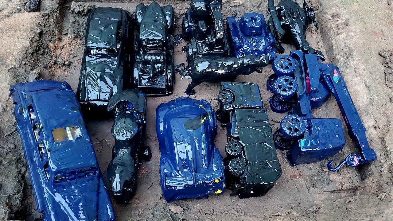 Let's pick up cranes, garbage trucks, racing motorcycles, tanks and ...
