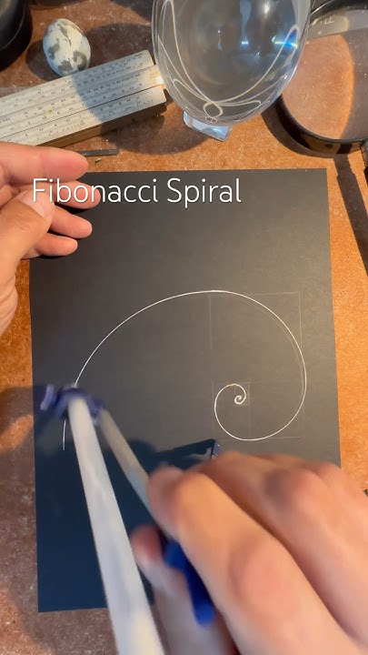 How to draw the Fibonacci Spiral. Fast - YouTube