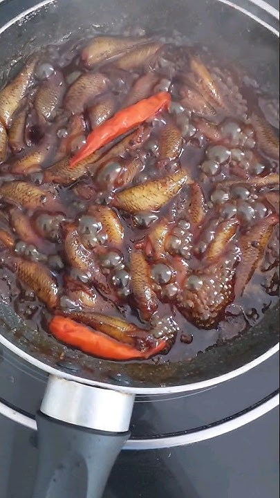 Cá bống trứng kho tiêu - YouTube