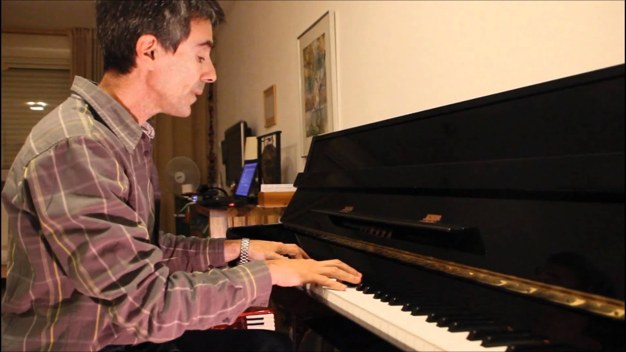 An Old Friends Song\Ami Magori Cohen-The Nile Iris - YouTube
