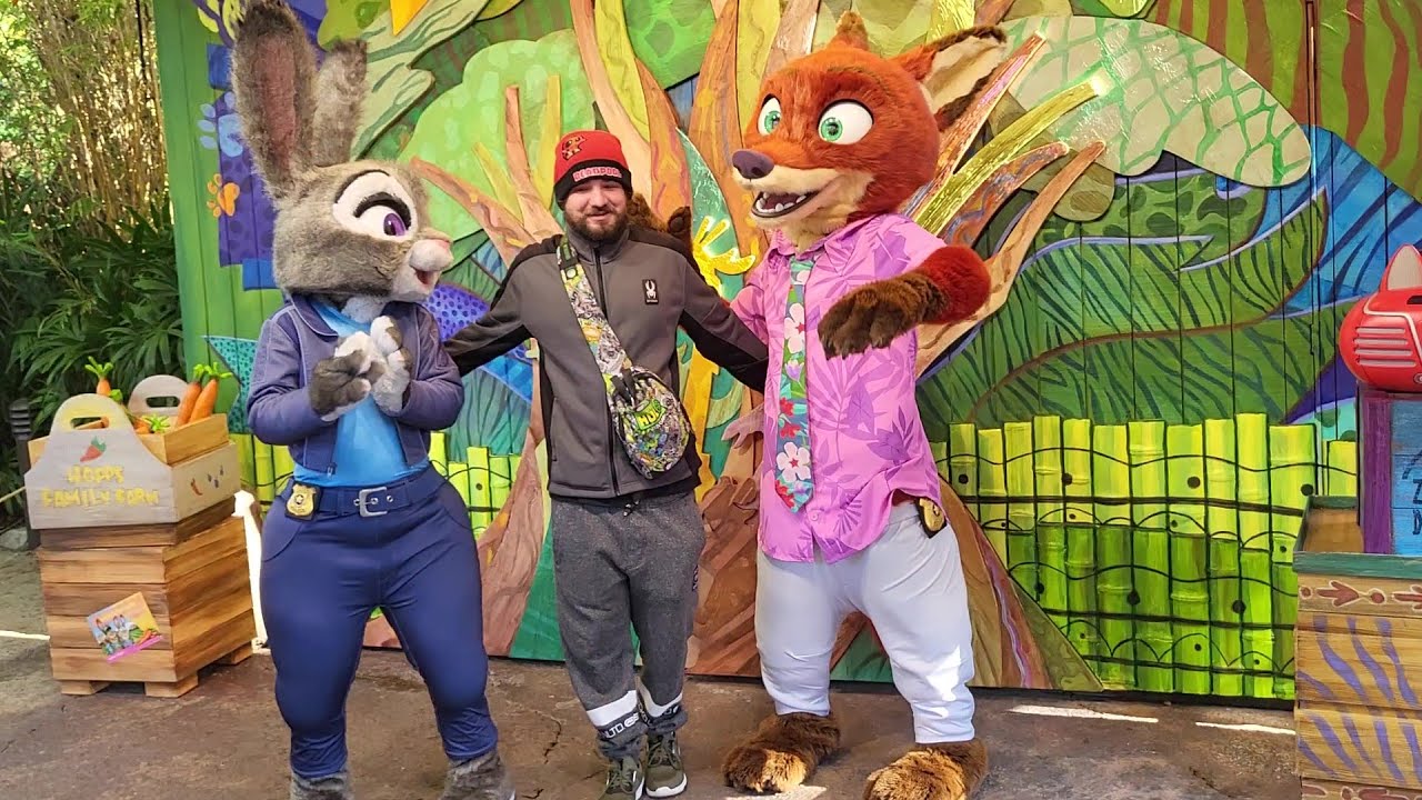 ZOOTOPIA LIVE MEET & GREET - ROBBIE MEETS JUDY HOPPS & NICK WILDE AT ...