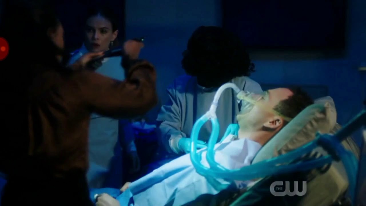 The Flash season 5 episode 16 ending scene Grace wokes up and fight ...