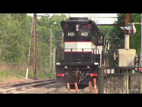 NJ Transit GP40PH-2 4102 Tows GP40-2 4300 & NJDOT Heritage Unit 4101 at Convent - YouTube