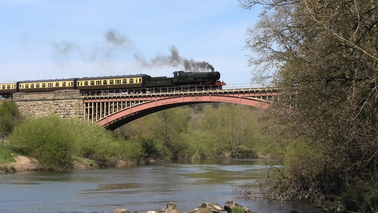 Victoria Bridge on the preserved Severn Valley Railway - YouTube