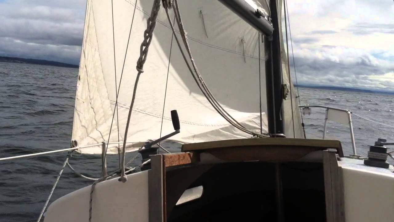 Pearson Commander 26 - YouTube