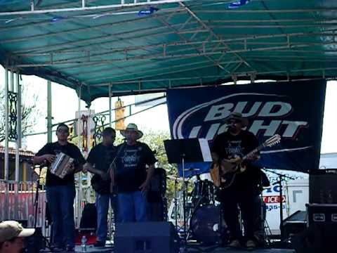 Conjunto "Mi Gusto" @ Tejano Fan Fair 2010 (1) - YouTube