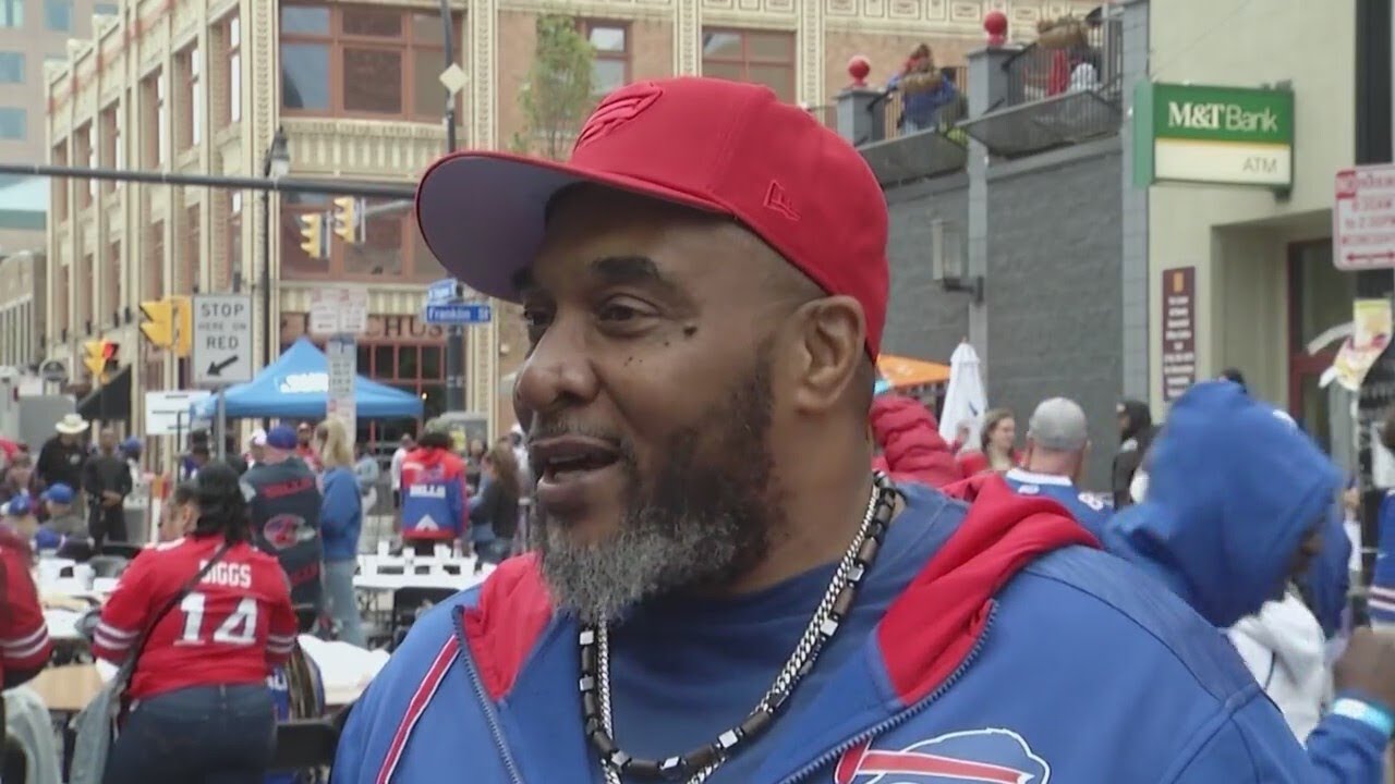 Bills fans flock to Chippewa Street for block party - YouTube