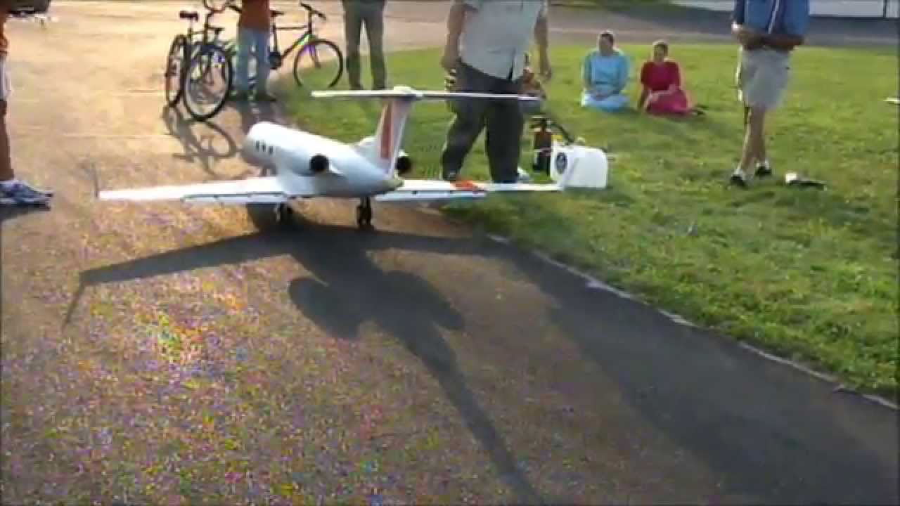 1/9 Scale RC Gulfstream G-IV Prototype - YouTube