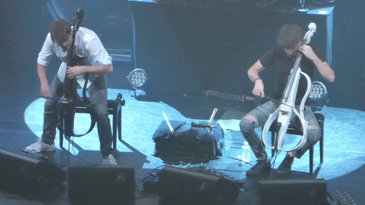 2Cellos - Smooth Criminal & Thunderstruck (live @ Brussels 31/05/2016 ...