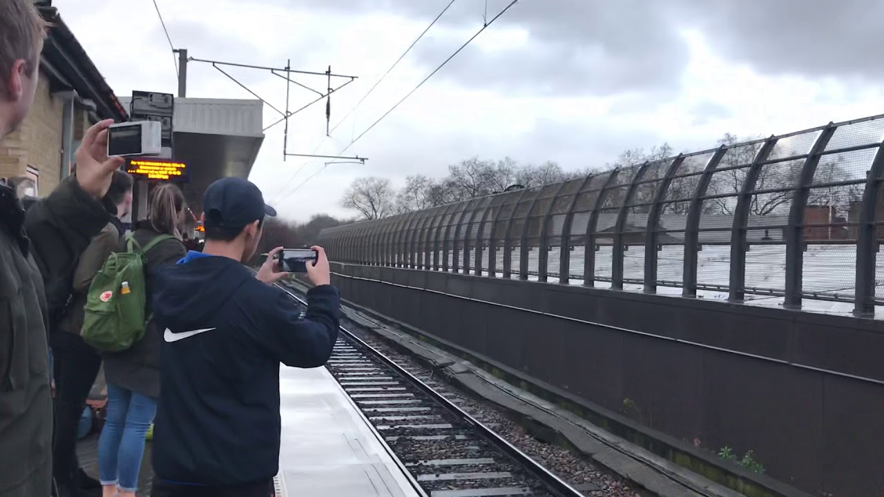 LNER FAREWELL TOUR ARRIVING AT FINSBURY PARK - YouTube