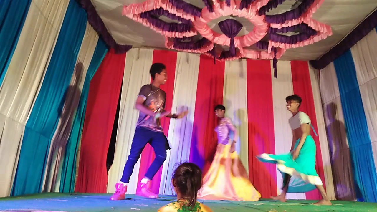 Galli dance boys - YouTube
