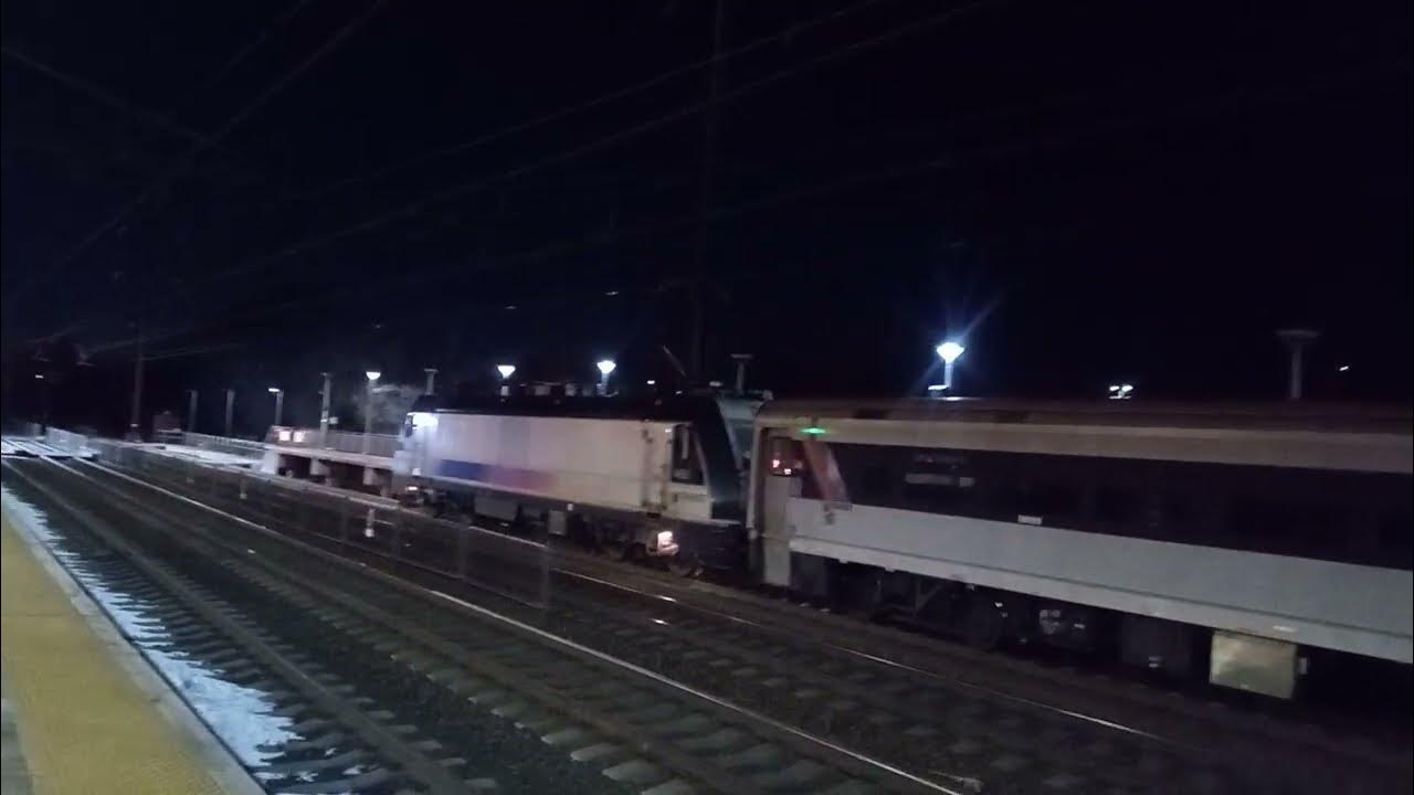 NJ Transit Bombardier ALP-46A #4662 Departing Hamilton With Comets - YouTube