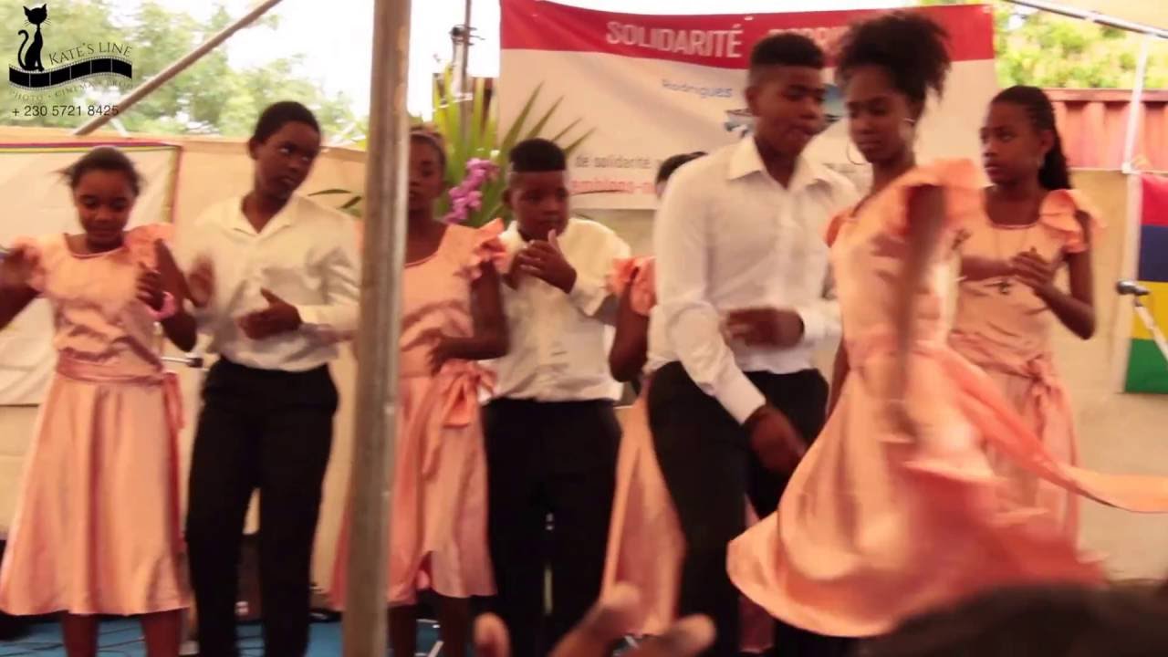 Danses traditionnelles de Rodrigues - YouTube