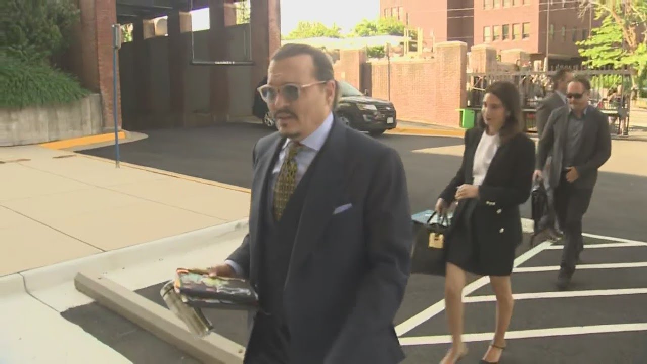 'They're very sweet' Johnny Depp reacts to cheering fans - YouTube