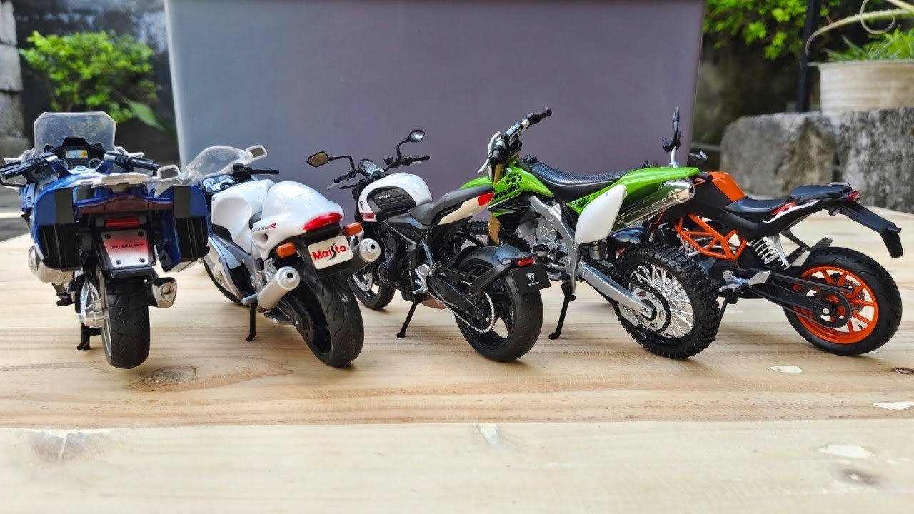 Review Diecast Motorcycles 1/12 Scale in a Box Suzuki Hayabusa ...