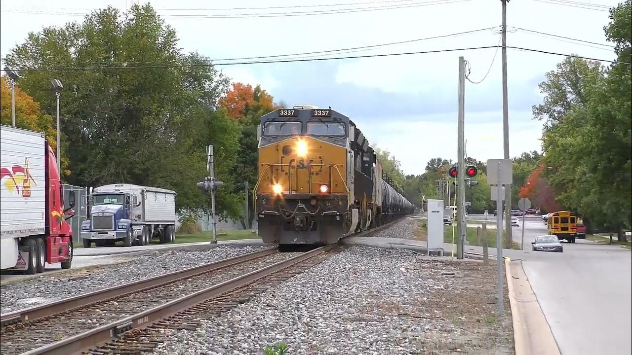 CSX B609 with CSX 3337 and CSX 3419 Northbound in Brookston, Indiana - YouTube