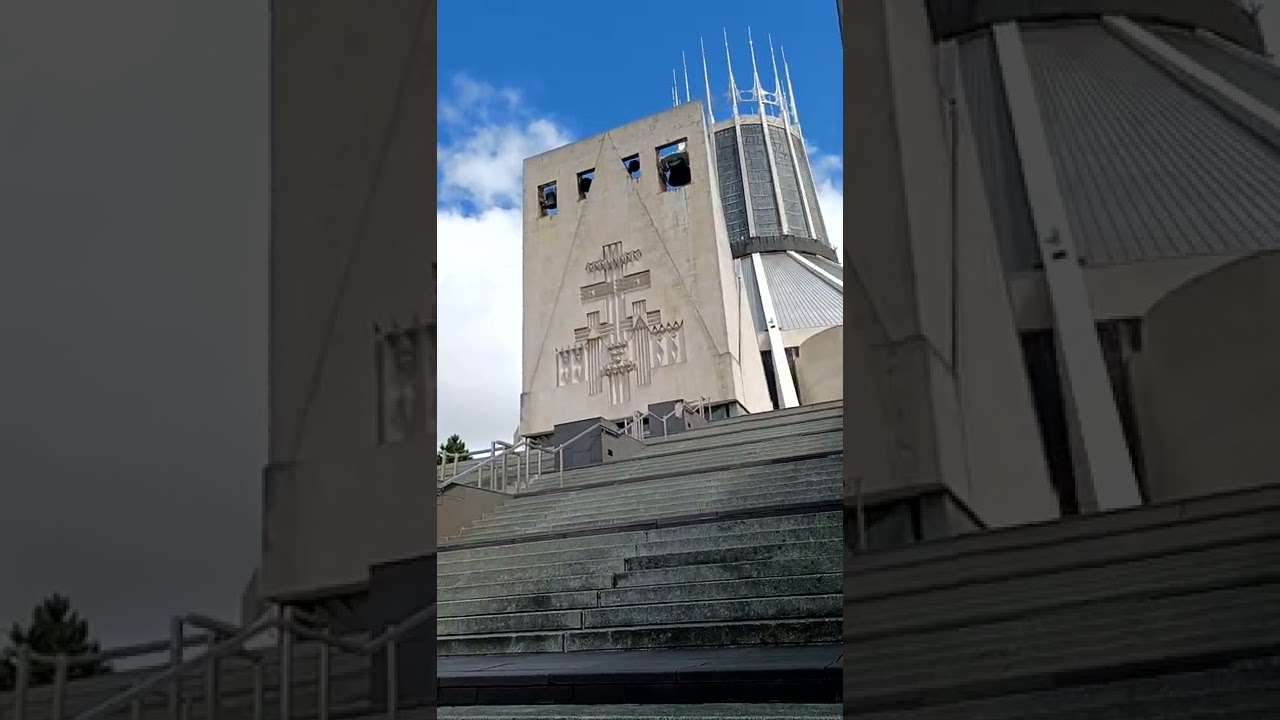 The bells of The Liverpool Metropolitan Cathedral - YouTube