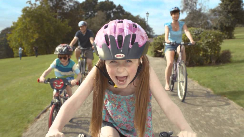 Halfords Christmas advert 2011 by DLKW Lowe - YouTube