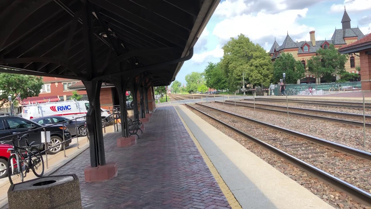 Outbound Metra 213 Arrives at Riverside IL - YouTube