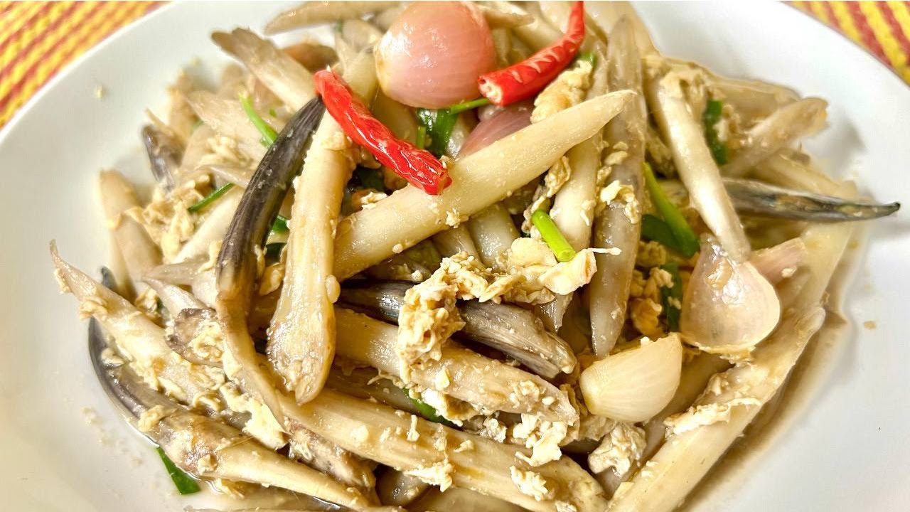 របៀបធ្វើ ឆាក្រអៅឈូកជាមួយពងទា/How to make Fried Lotus with eggs - YouTube