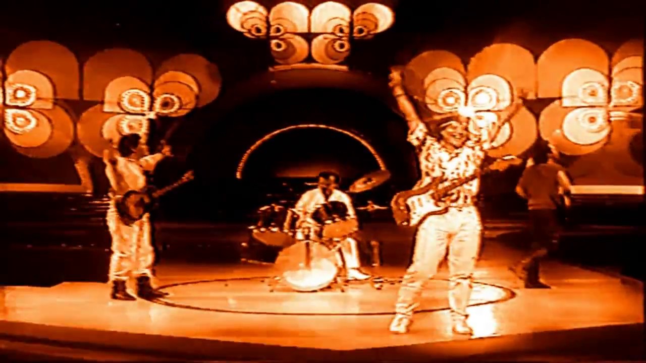 Mungo Jerry - In The Summertime [Official Music Video] - YouTube